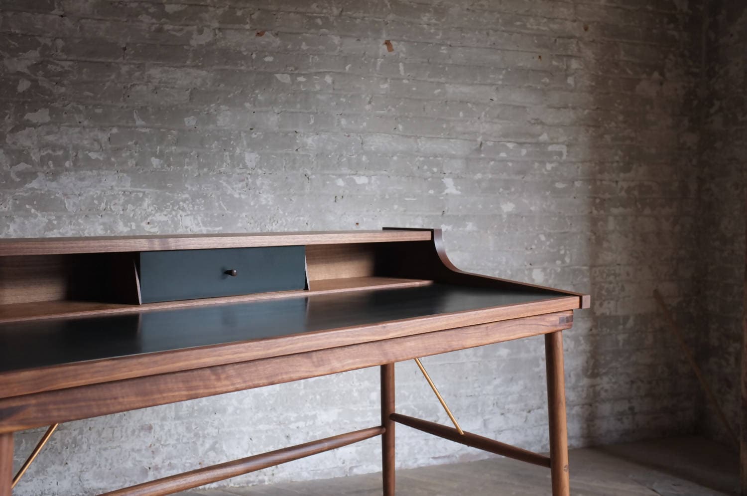 Hugo Desk – FIELD + SUPPLY